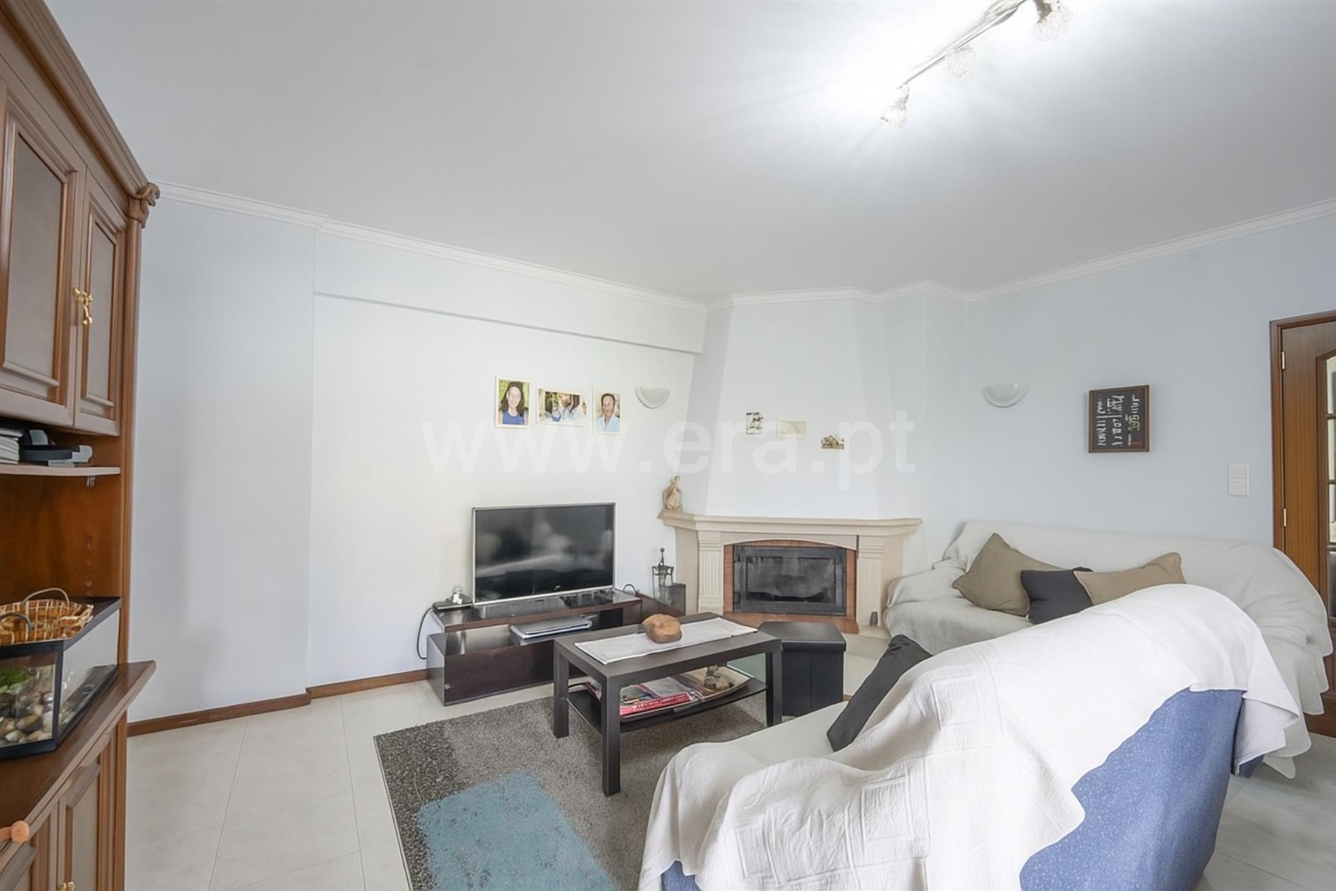 Apartamento T2 Massamá e Monte Abraão | ERA Imobiliária