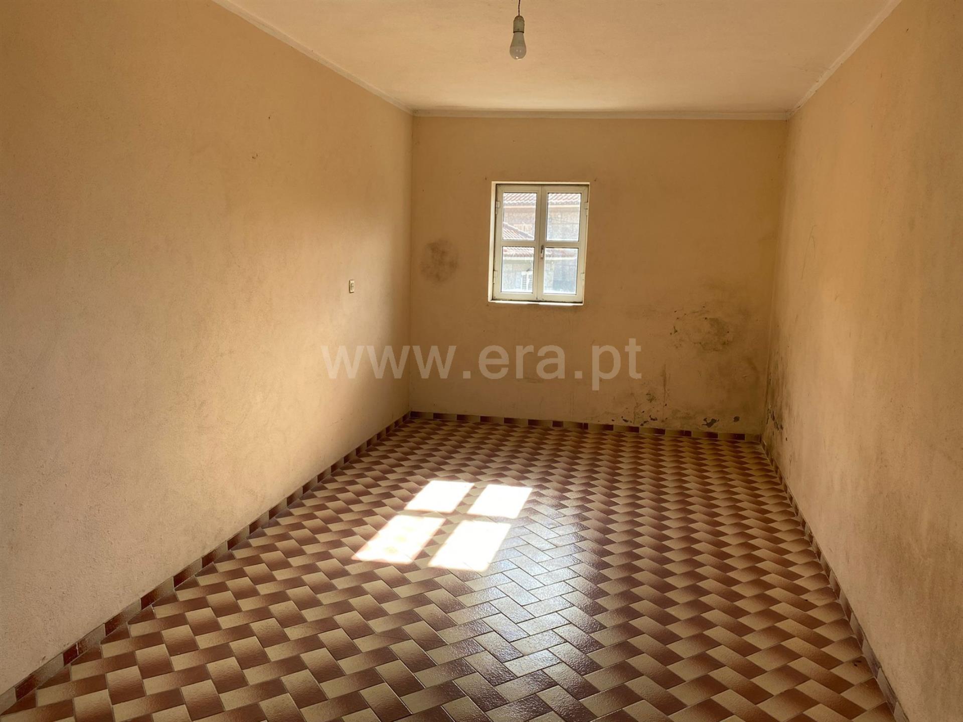 Moradia Rústica T2 Candemil | ERA Imobiliária
